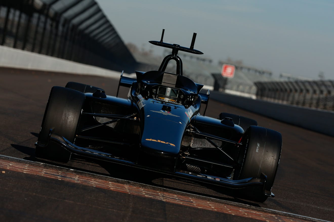Racer Rolls Out at CES for Indy Autonomous Sprint: 120 mp-Driverless-h ...