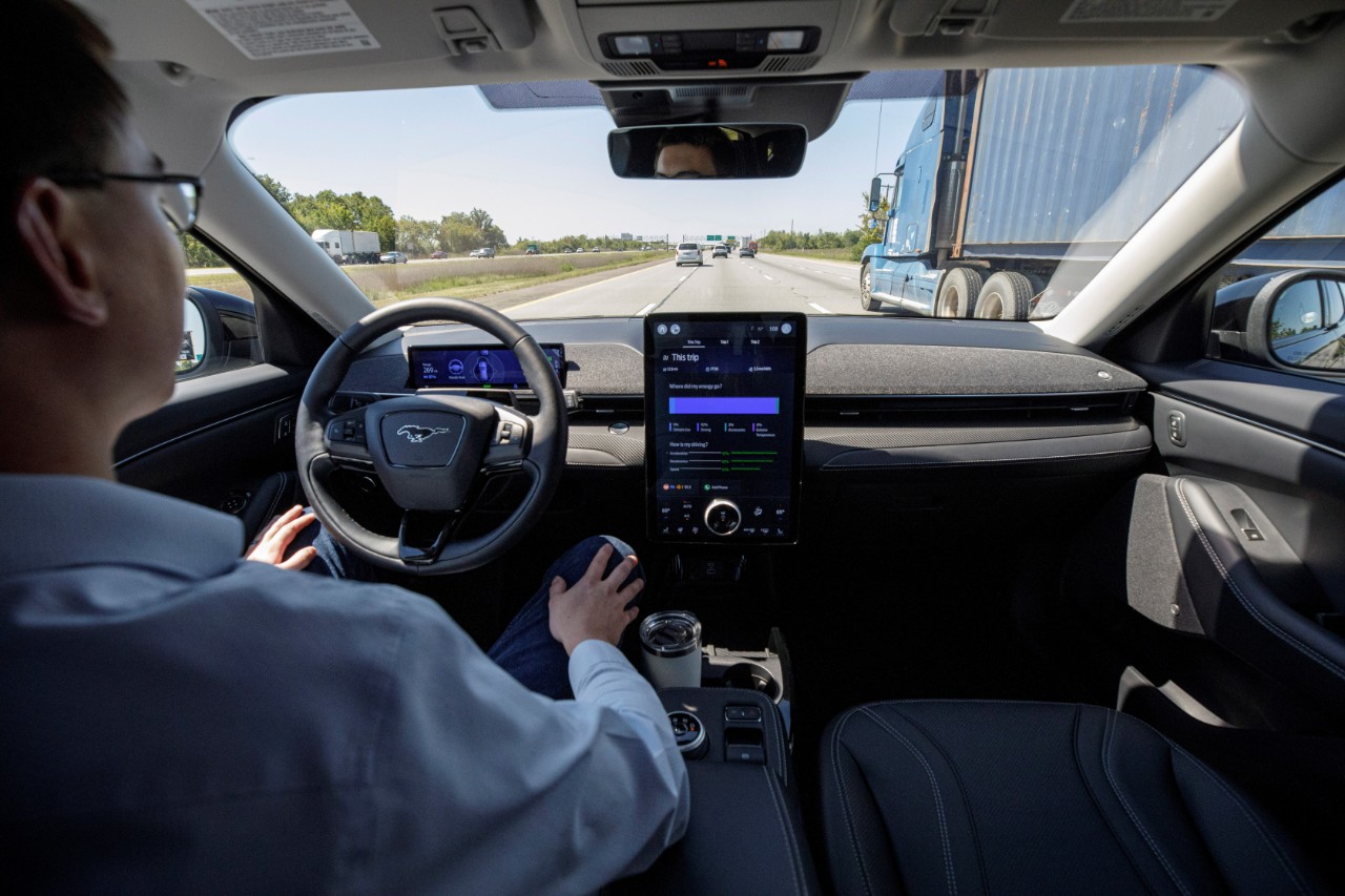 Ford adds hands-free lane changing to Its ADAS - Inside Autonomous Vehicles