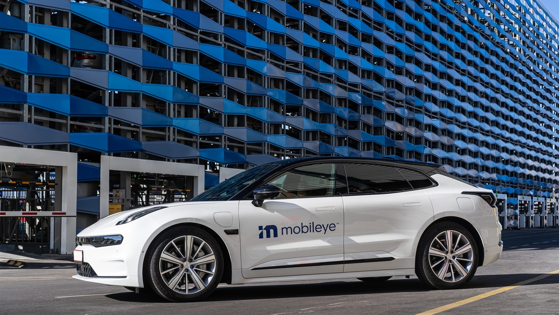 Mobileye gives update on ADAS and AV pipeline and roadmap at CES ...