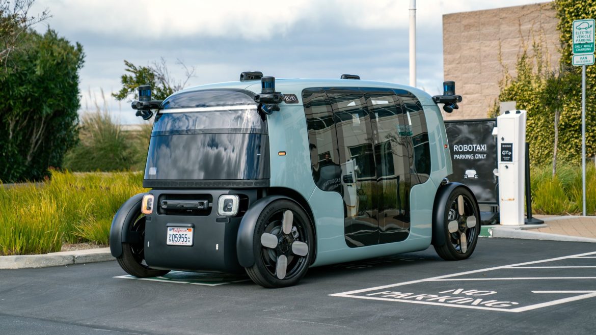 Zoox purpose-built robotaxi is first in the world to operate on public ...