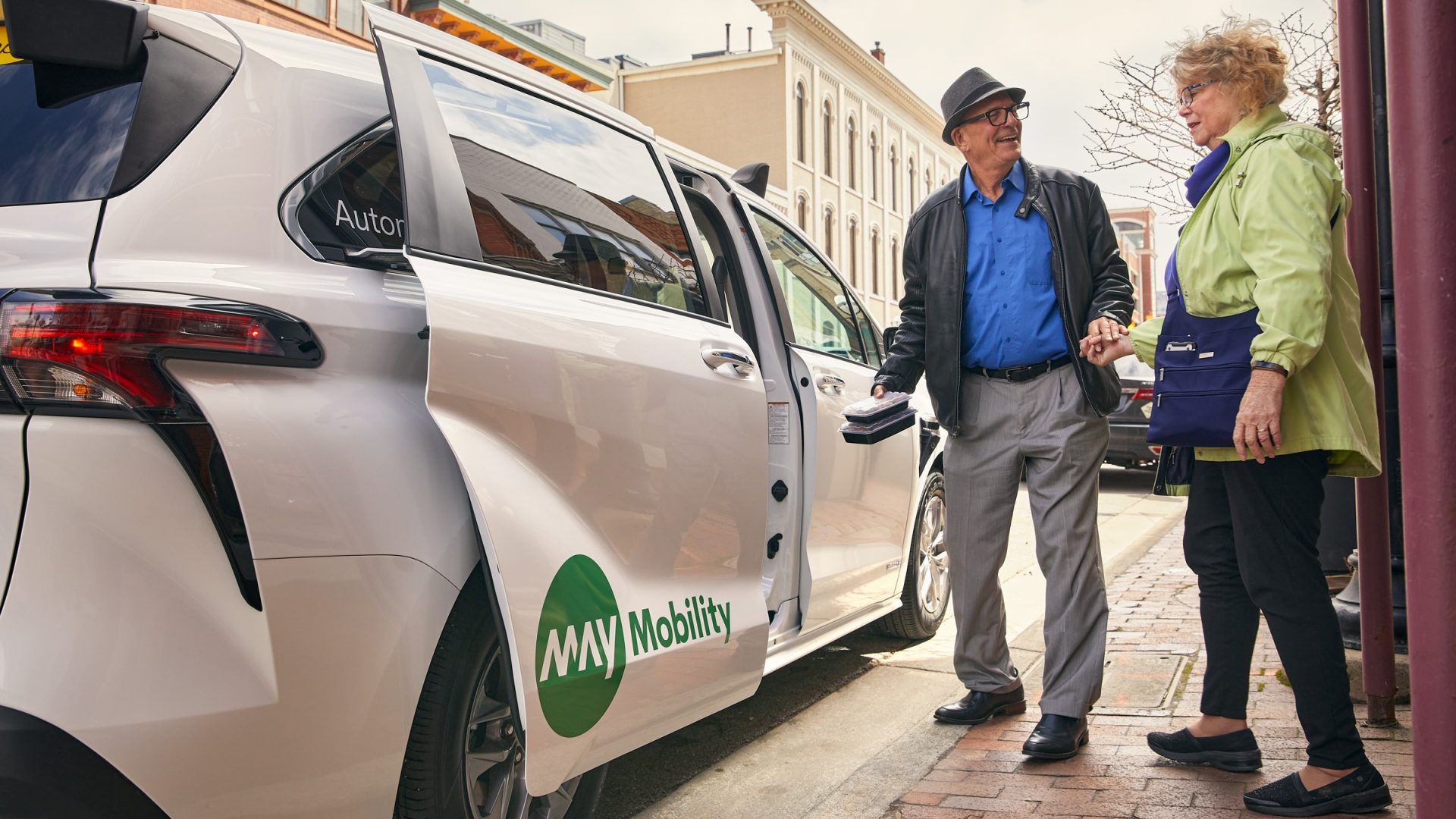 May Mobility and Via launch Arizona on-demand autonomous public transit ...